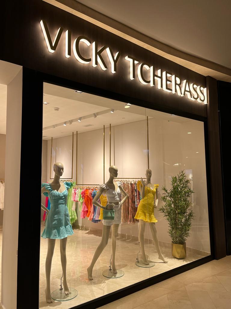 NUESTRAS TIENDAS – Vicky Tcherassi